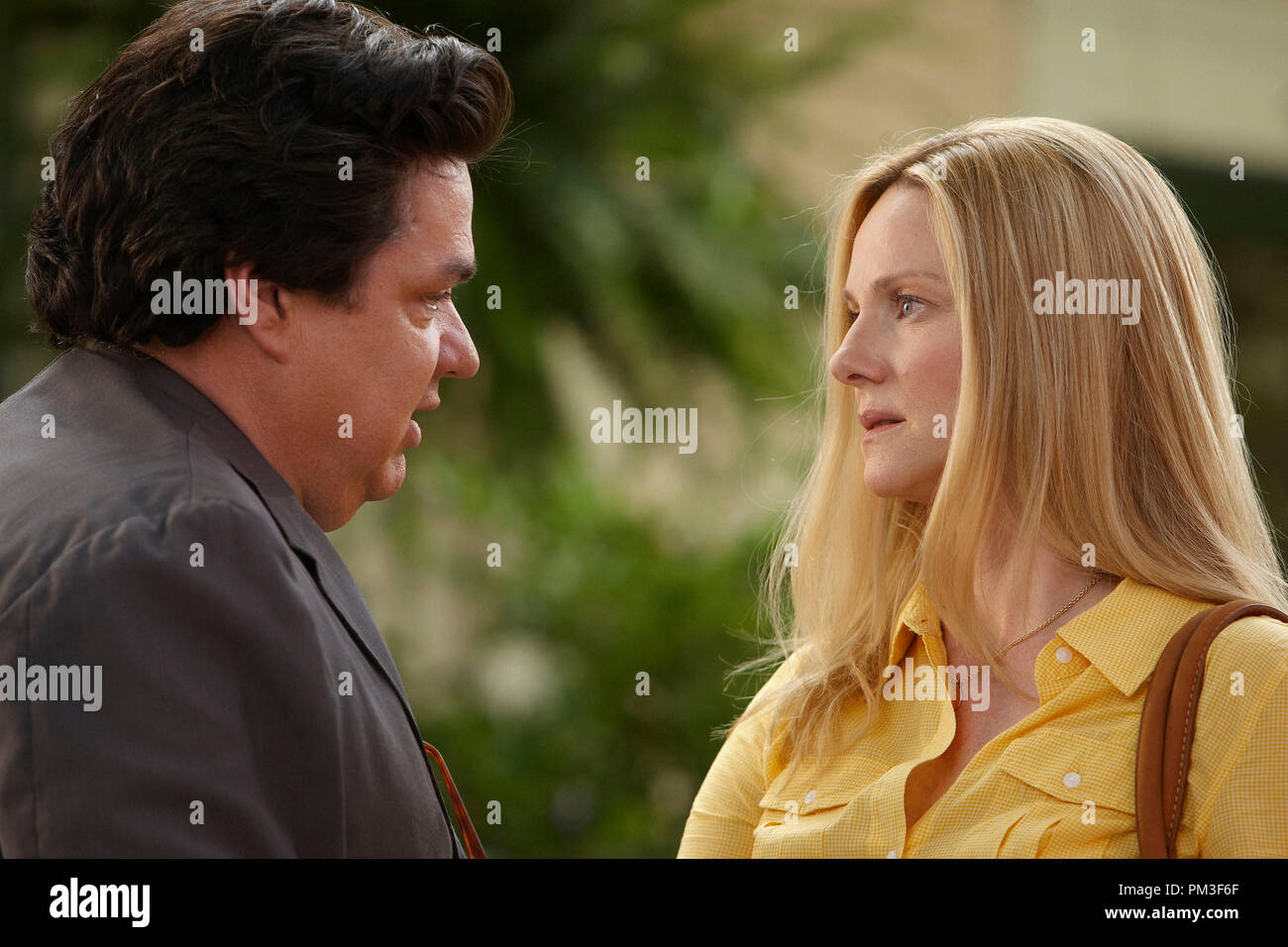 Oliver Platt as Paul and Laura Linney as Cathy in The Big C (Pilot ...