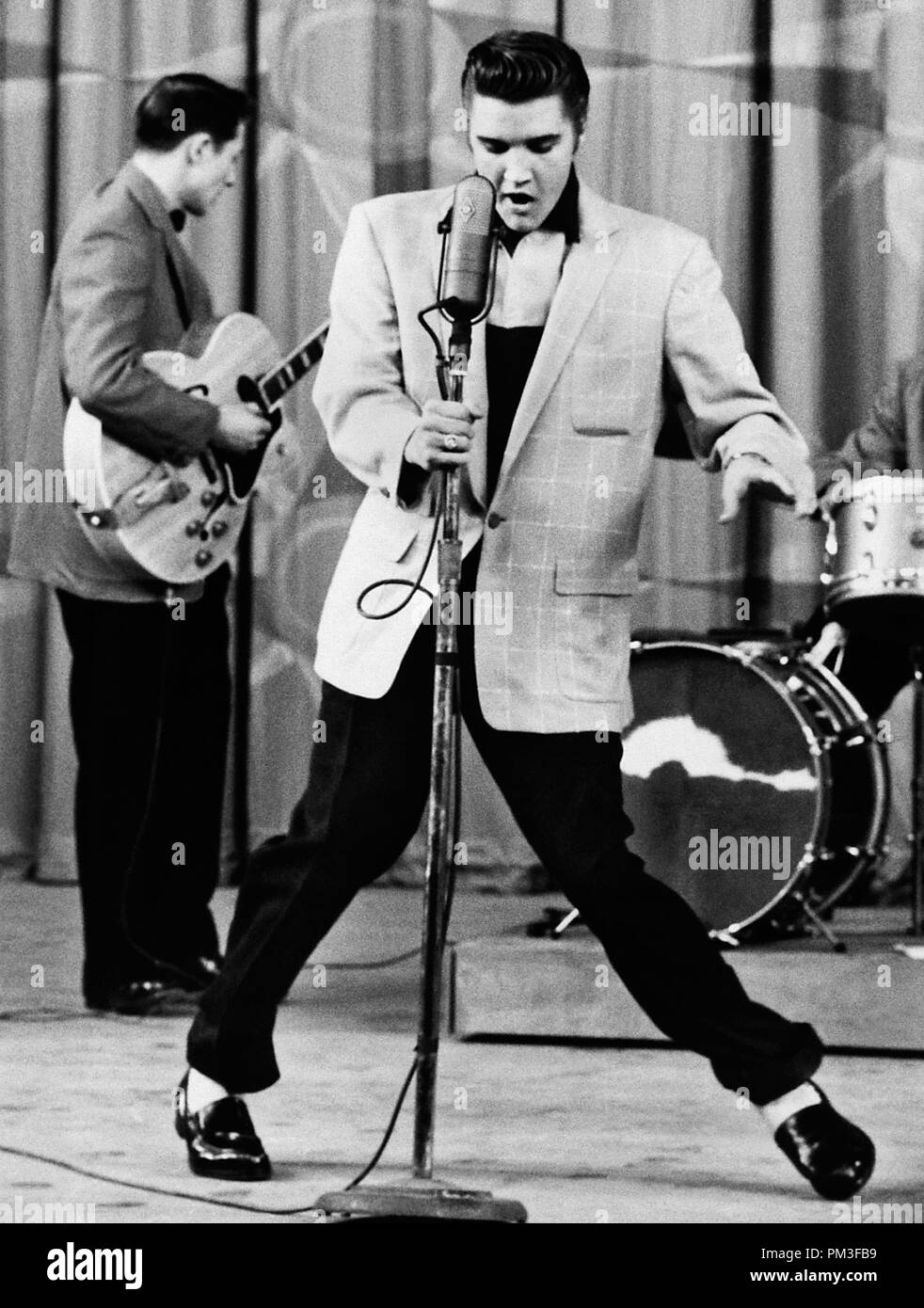 Elvis presley studio 1956 Black and White Stock Photos & Images - Alamy