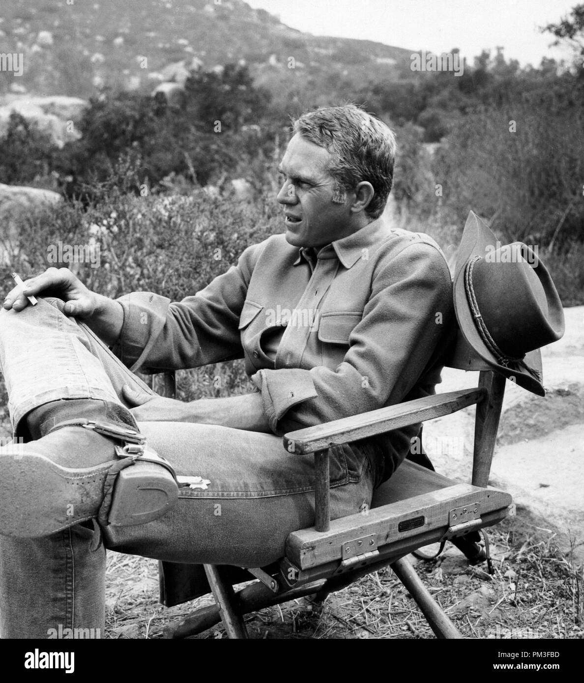 Steve mcqueen wanted dead or alive Black and White Stock Photos ...