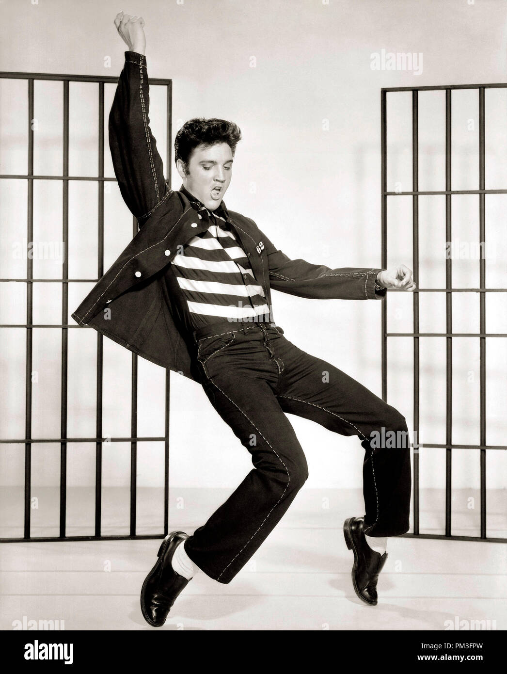 Elvis presley 1950s hi-res stock photography and images - Alamy