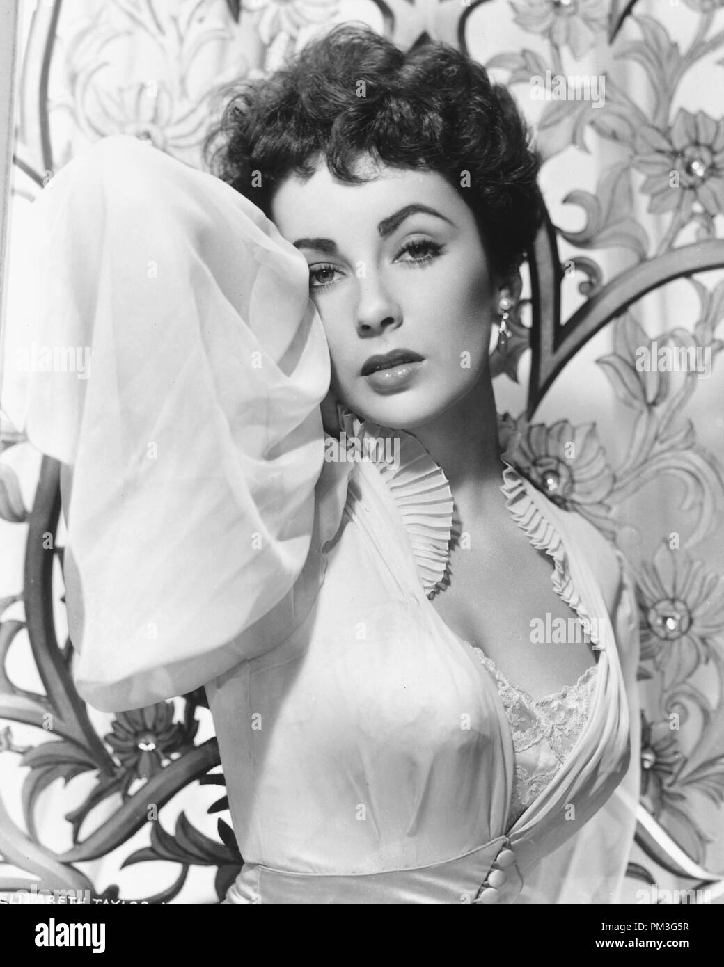 Elizabeth 1955 black hi-res stock photography and images - Alamy