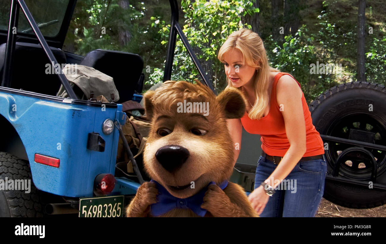 Boo boo bear yogi hi-res stock photography and images - Alamy