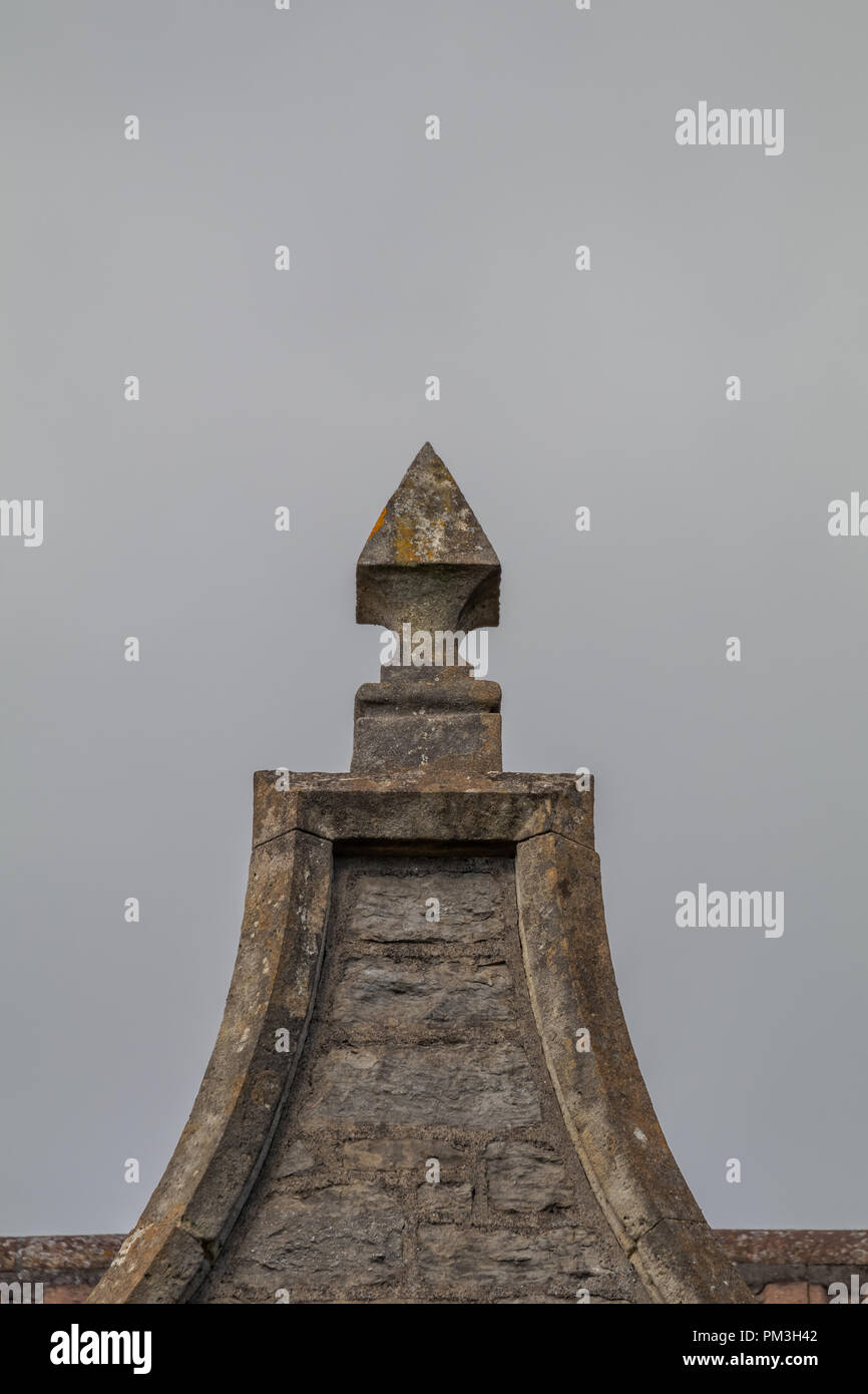 Pyramid shape roof hi-res stock photography and images - Alamy