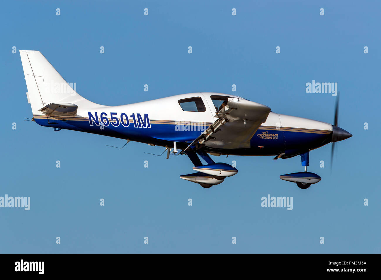 Lancair lc40 550fg columbia hi-res stock photography and images - Alamy