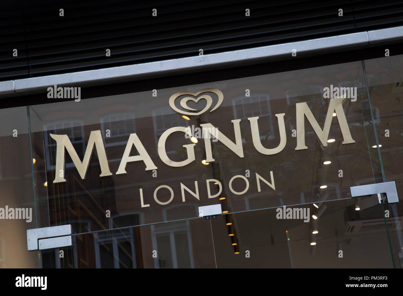 Magnum ice cream uk hi-res stock photography and images - Alamy