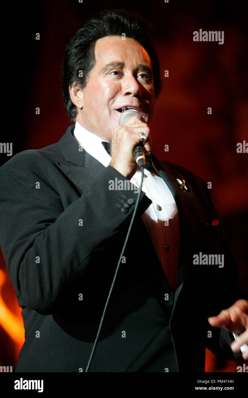 Wayne Newton performs in concert at the Mizner Park Amphitheatre on ...