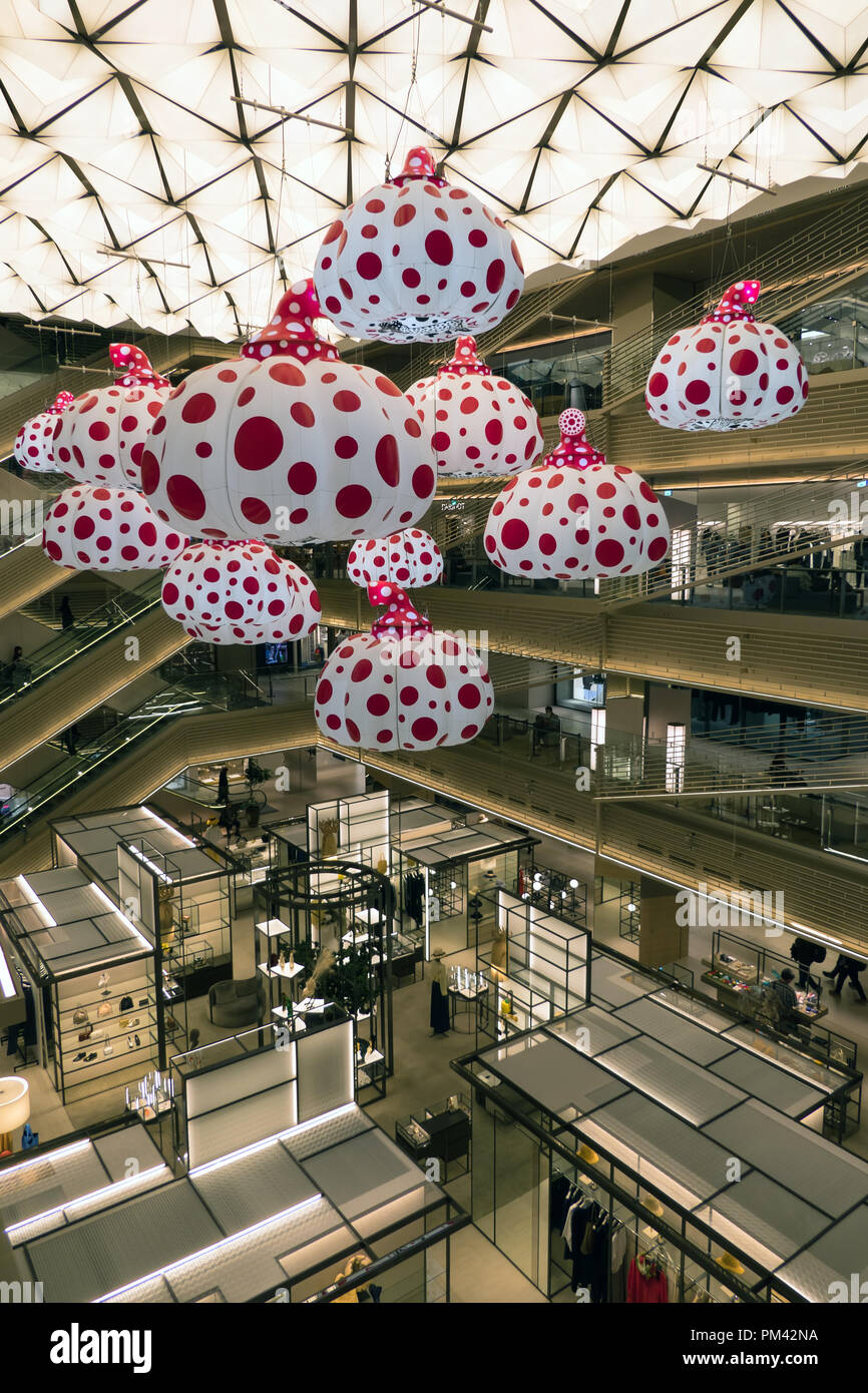 New stores in japan hi-res stock photography and images - Alamy