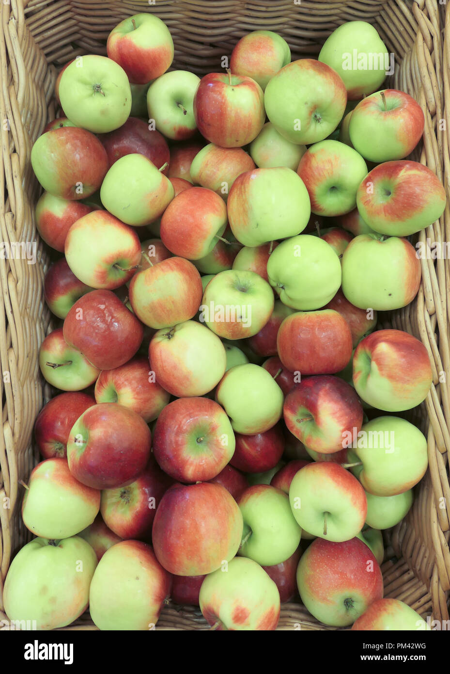 Ripe apples at a market Stock Photo - Alamy