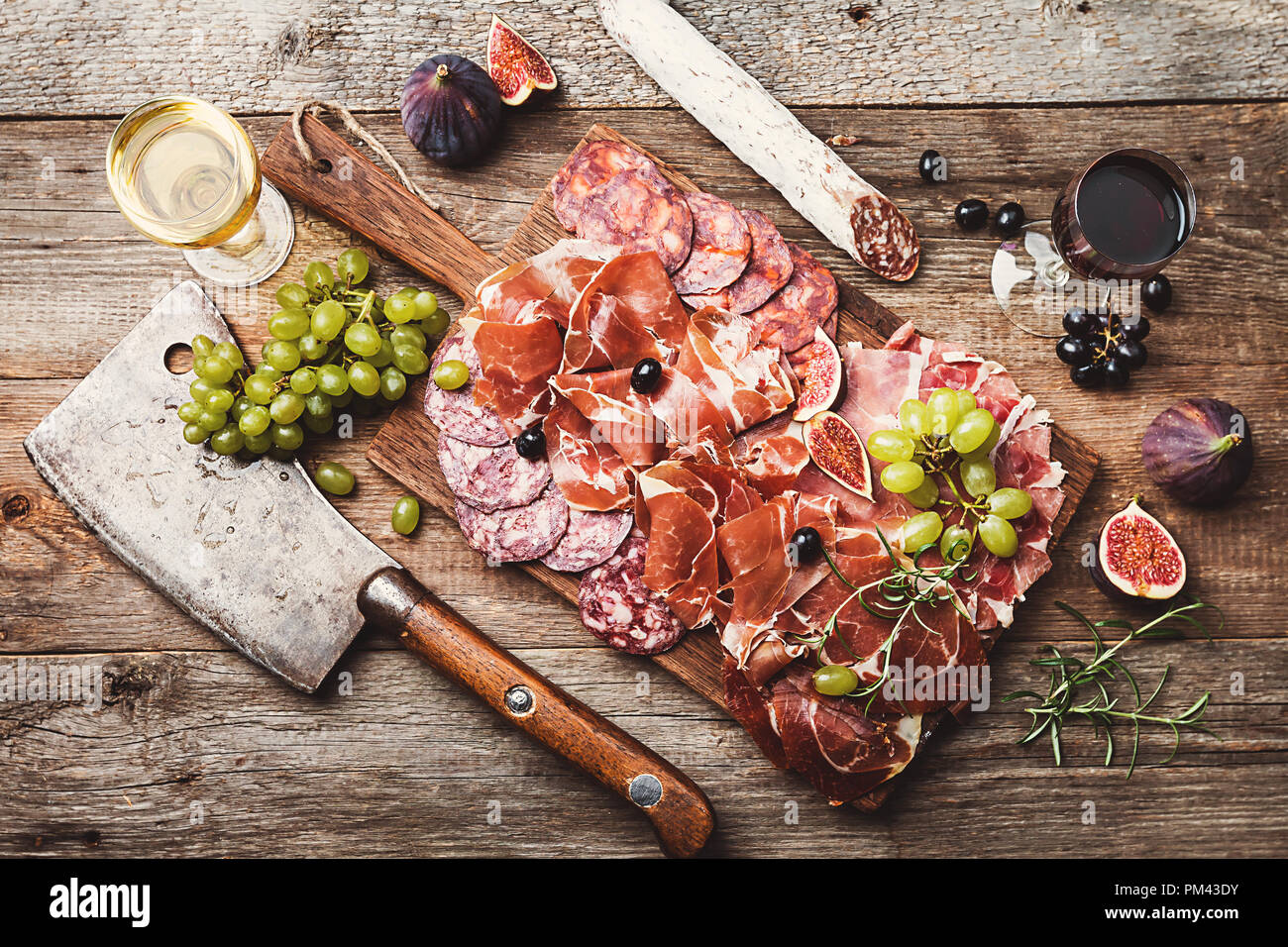 Traditional Spanish ham Stock Photo - Alamy