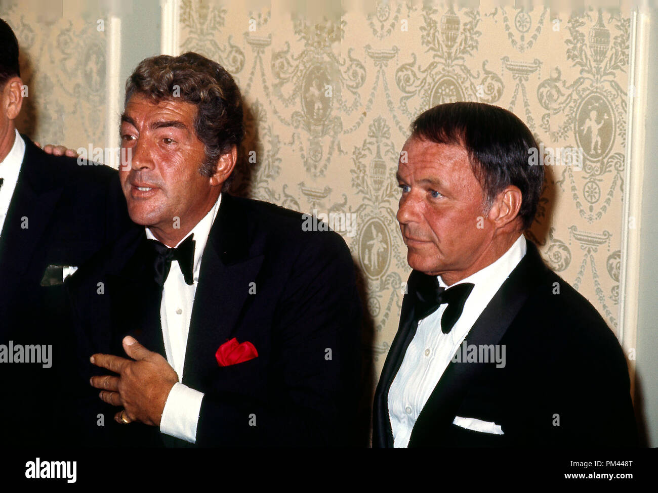 Dean martin frank sinatra hi-res stock photography and images - Alamy