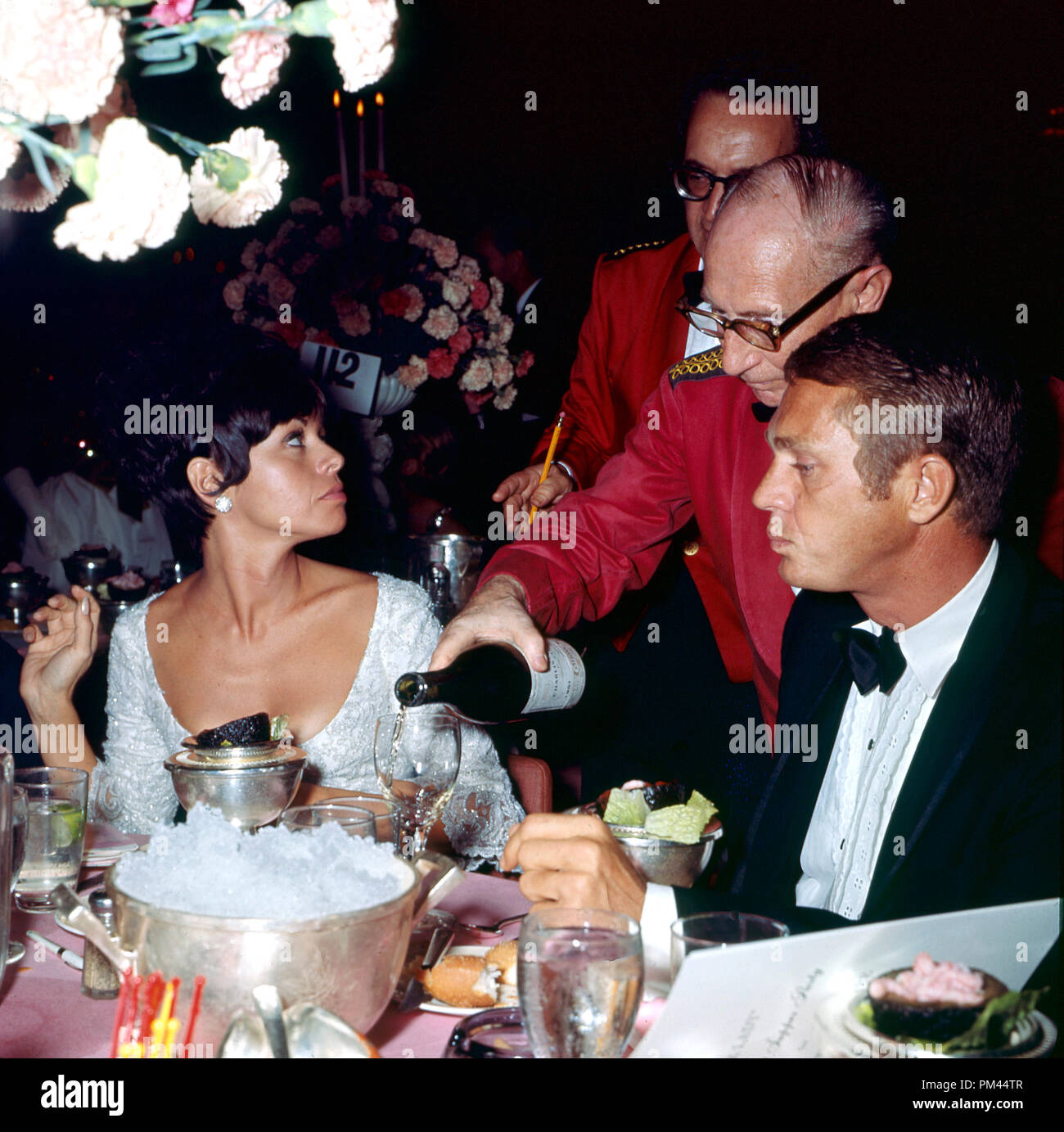 Boda De Steve Mcqueen Ali Macgraw 1970s Hi Res Stock Photography And