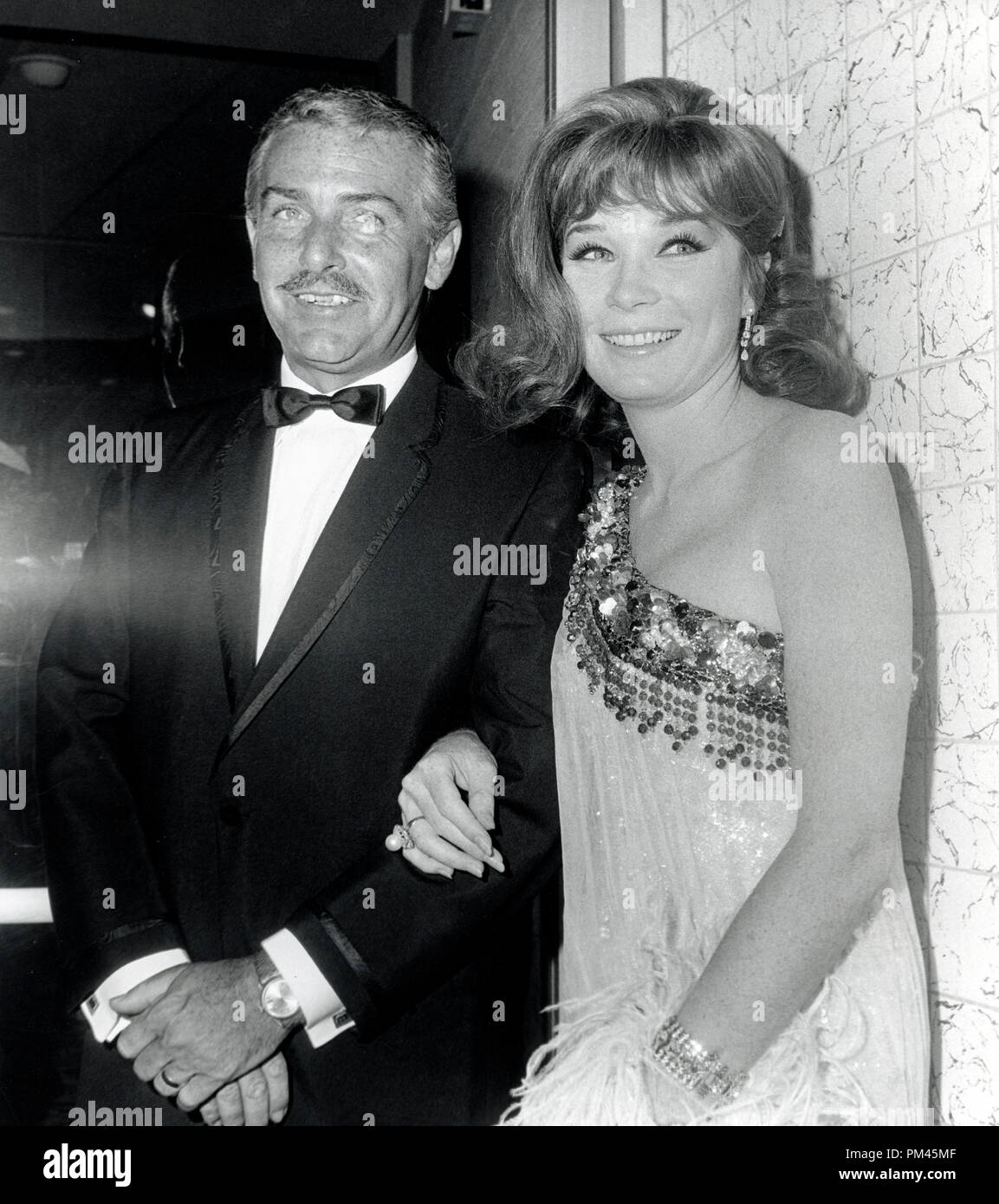 Shirley Maclaine Esposo Legendäre Filmschauspielerin Fotos Und