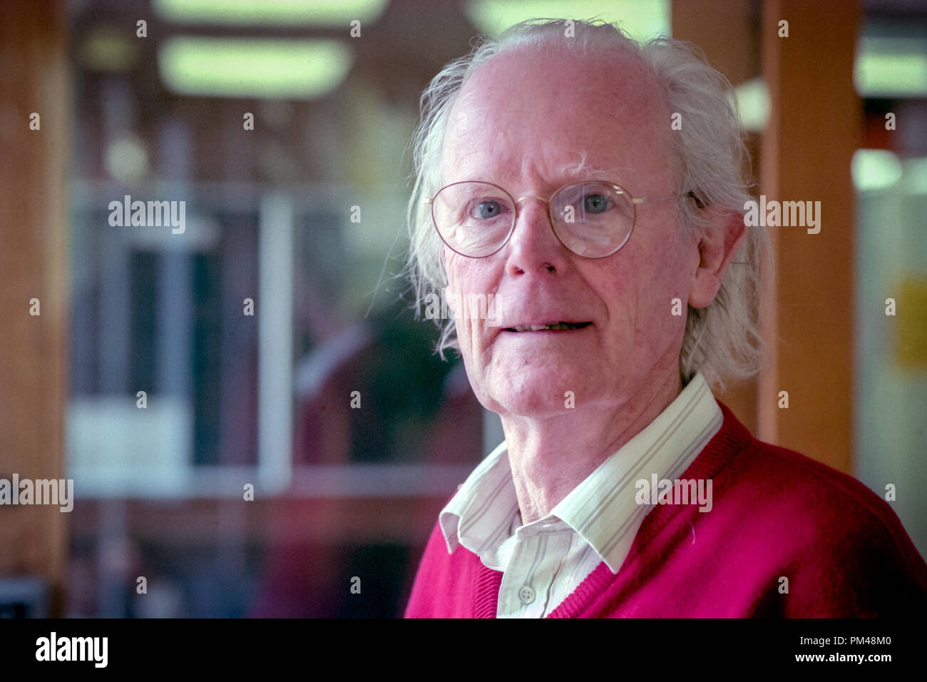 Prof John Maynard-Smith at the University of Sussex Stock Photo - Alamy