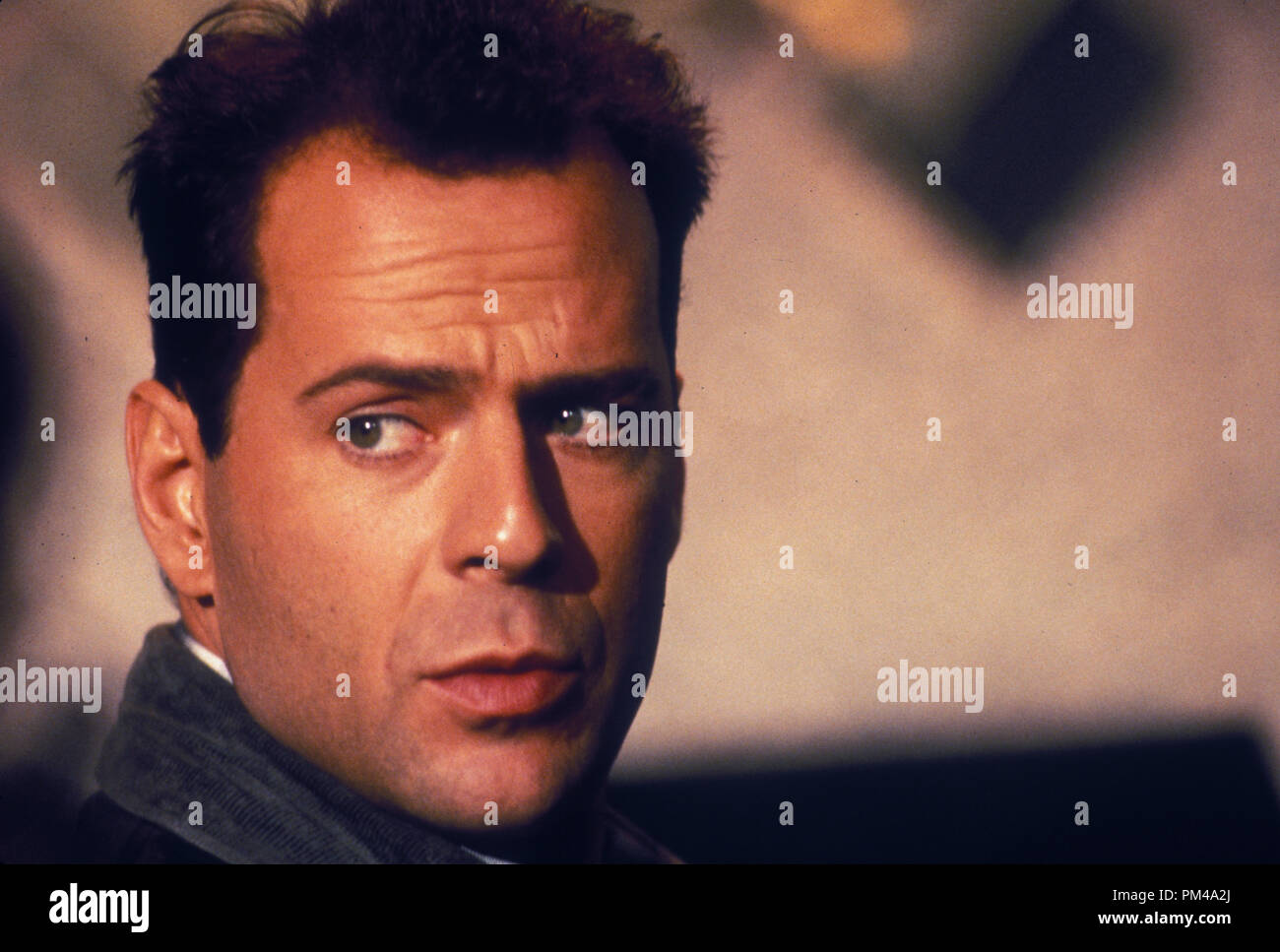 Die hard film 1988 hi-res stock photography and images - Alamy