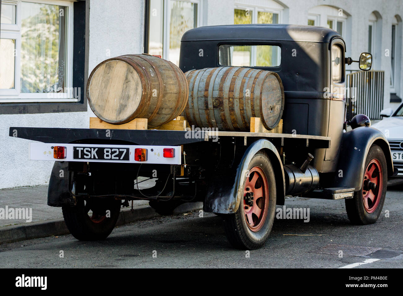 Classic lorries hi-res stock photography and images - Alamy