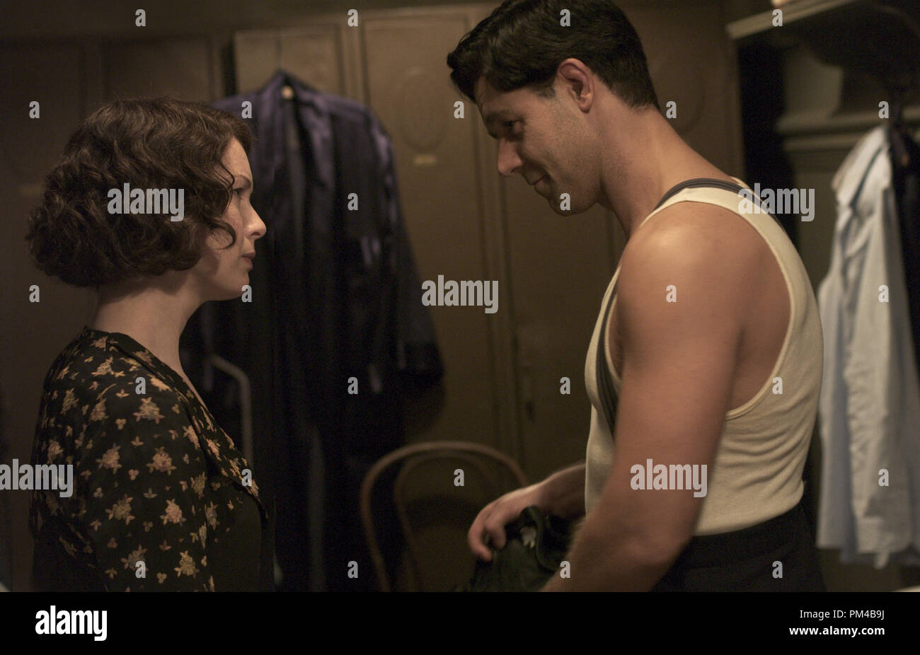 Film Still from "Cinderella Man" Renee Zellweger, Russell Crowe Stock ...