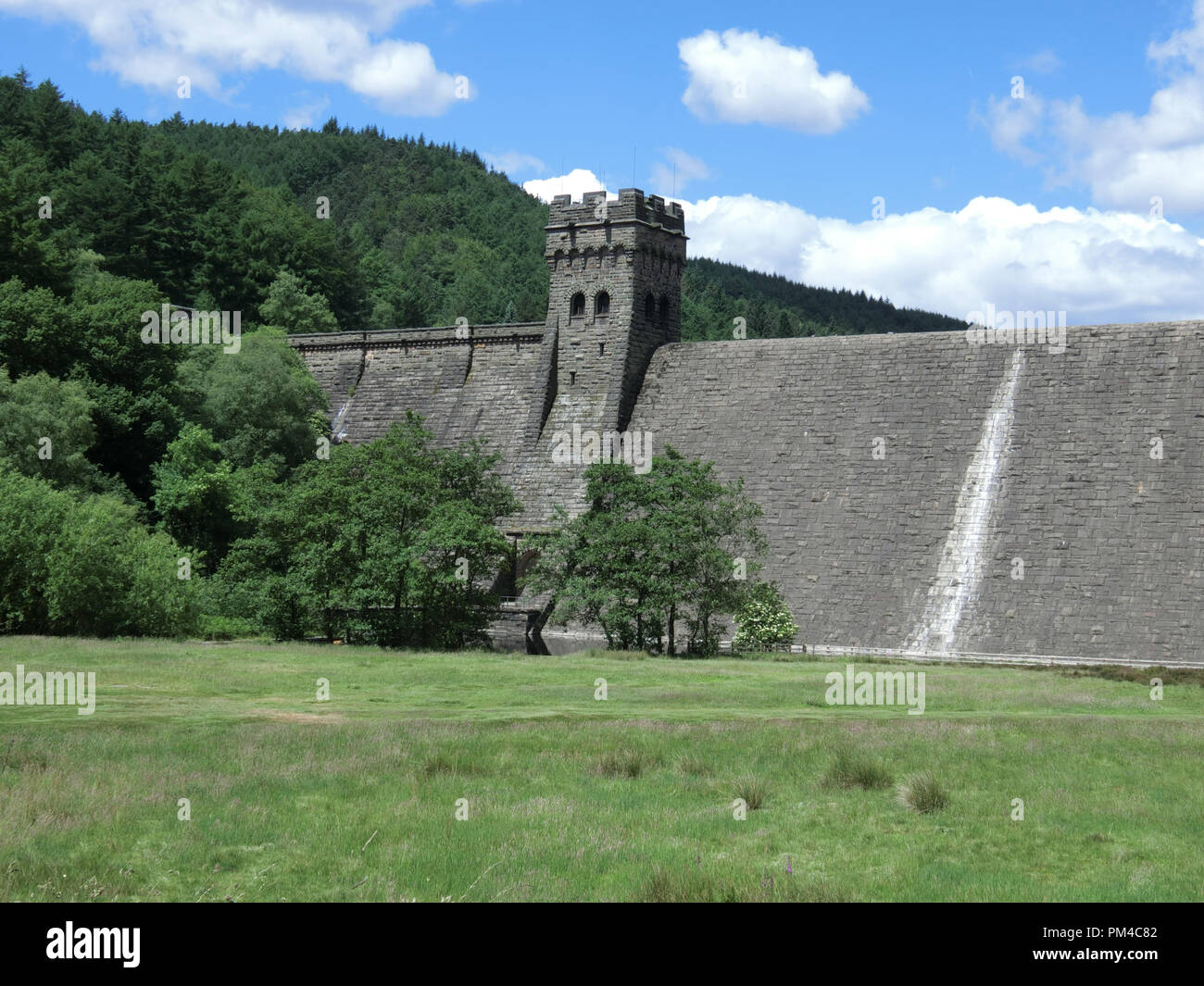 Upper Derwent Dam, Upper Derwent Valley, Peak District National Park ...