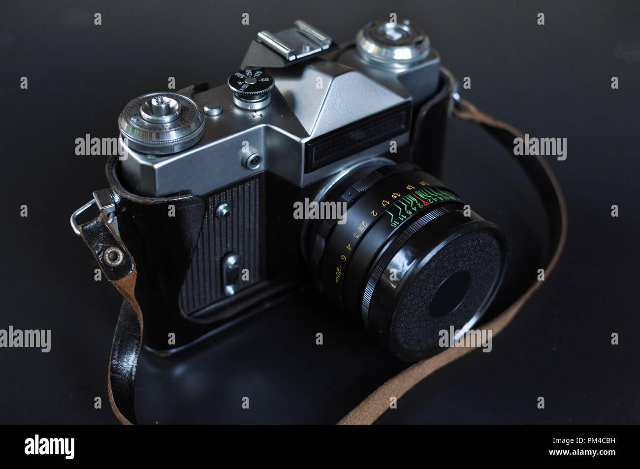 Old film camera hi-res stock photography and images - Alamy