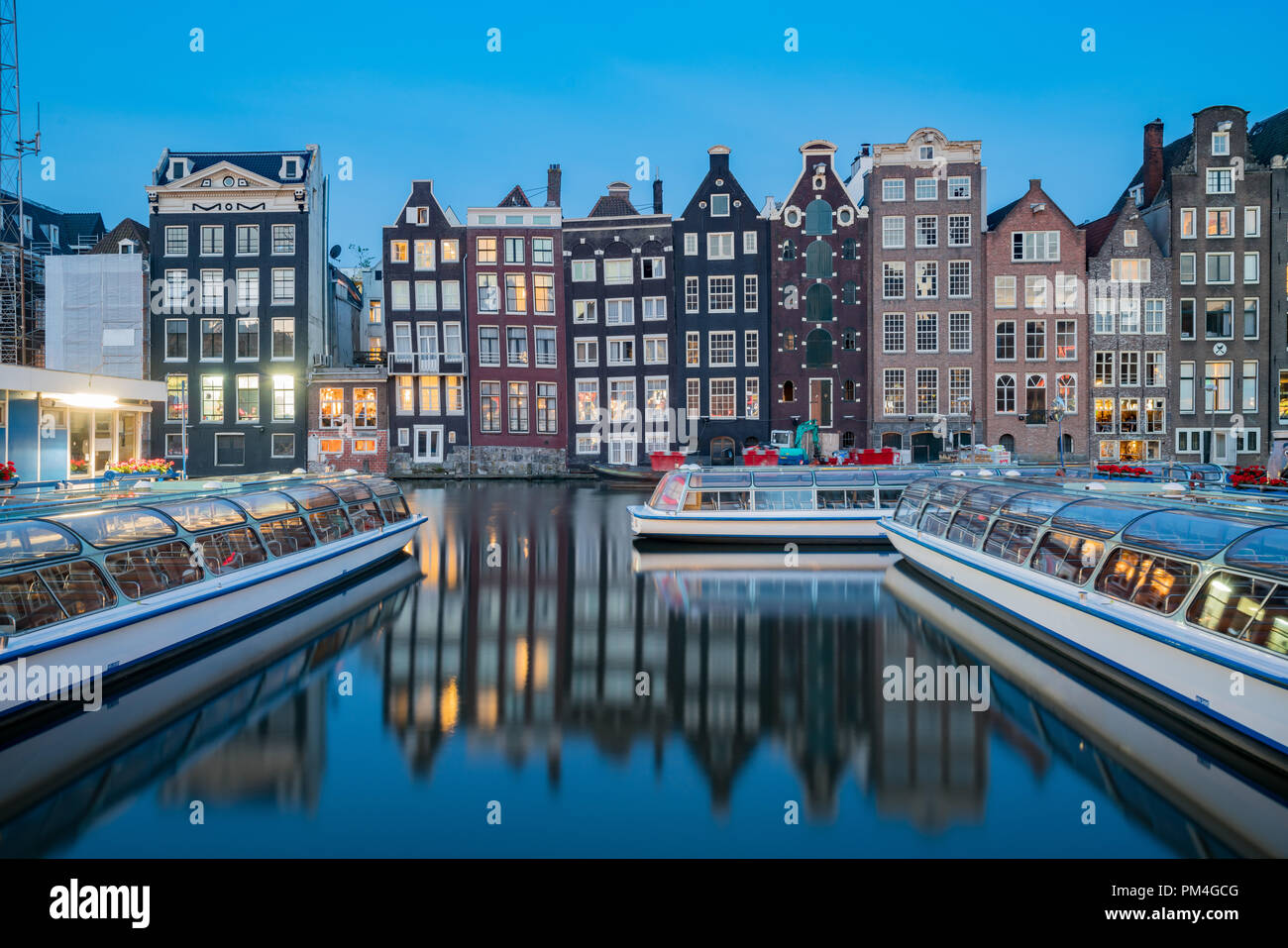Night view of the interest Dutch house building at Amsterdam downtown ...