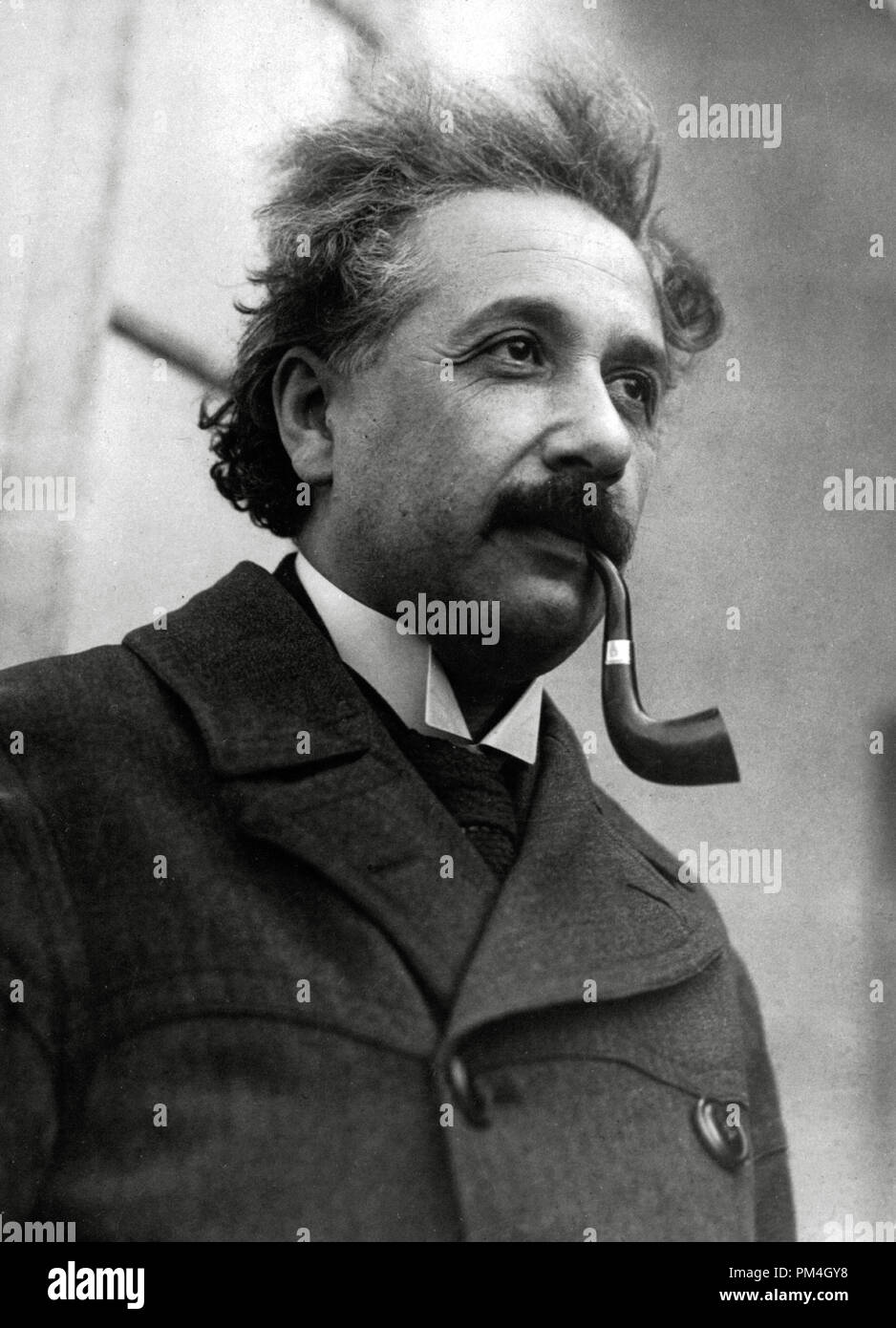 Albert einstein 1921 hi-res stock photography and images - Alamy