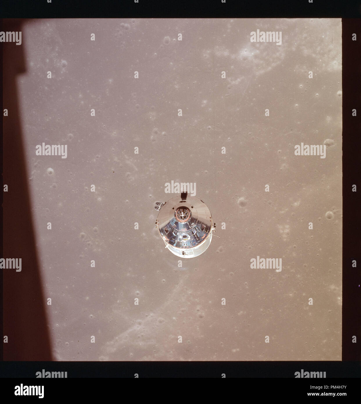 Lunar and command module hi-res stock photography and images - Alamy