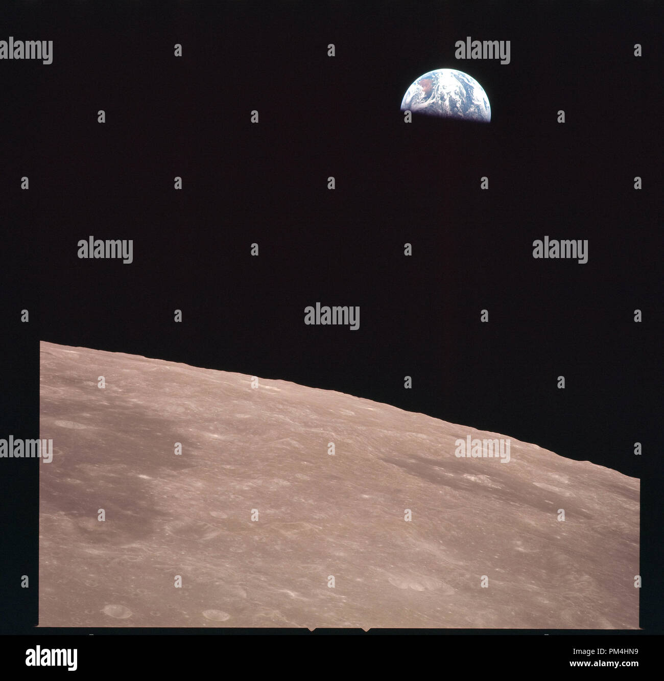 Earthrise over the moon hi-res stock photography and images - Alamy