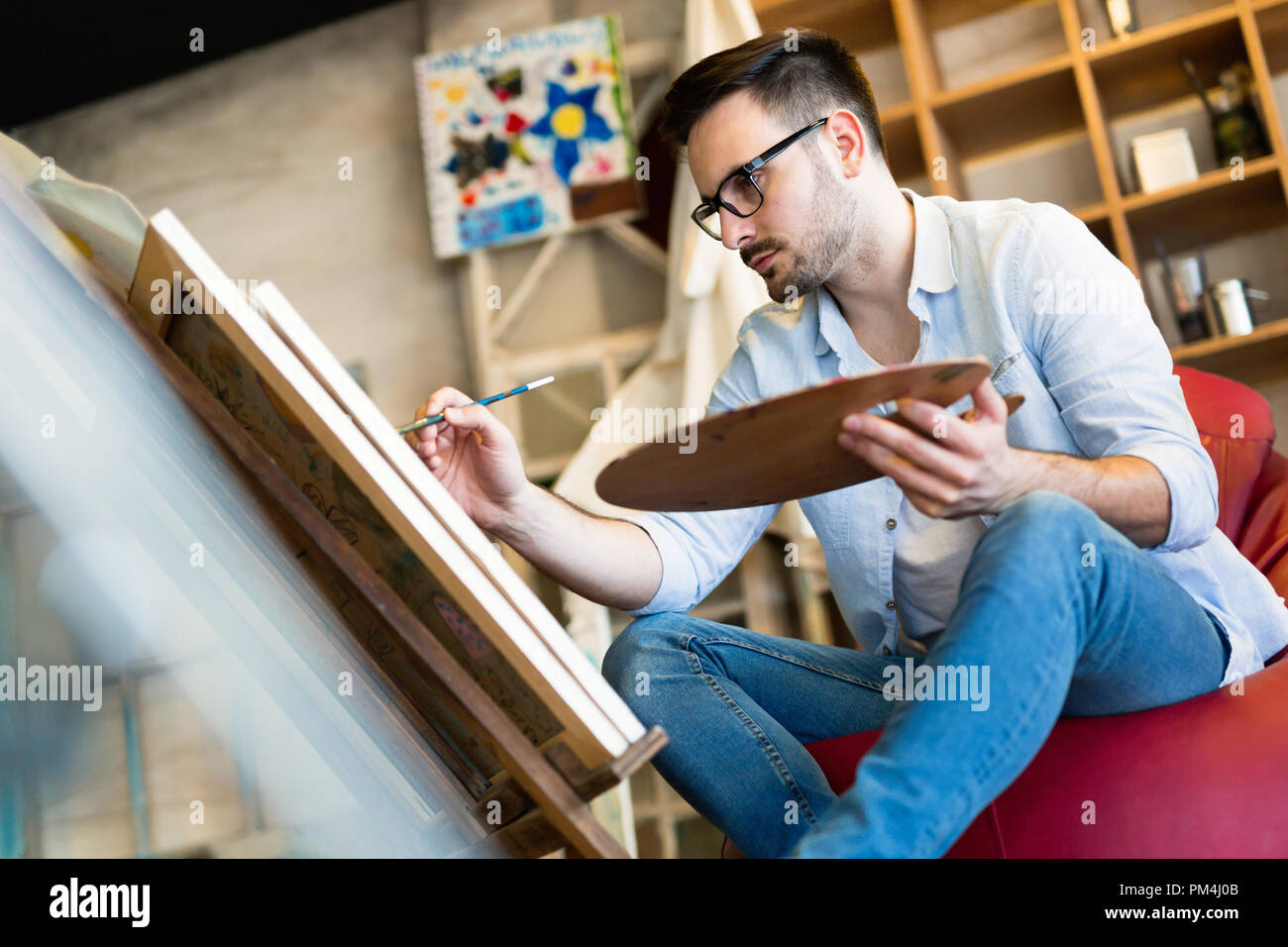 Canvas painter hi-res stock photography and images - Alamy