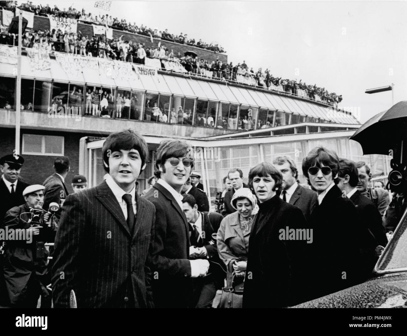 Beatles Paul McCartney, John Lennon, Ringo Starr and George Harrison ...