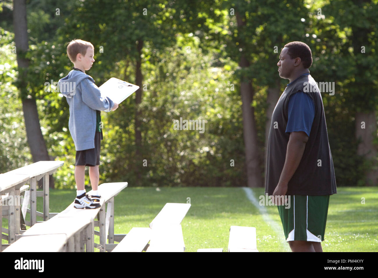 (L-r) JAE HEAD as S.J. and QUINTON AARON as Michael Oher in Alcon ...