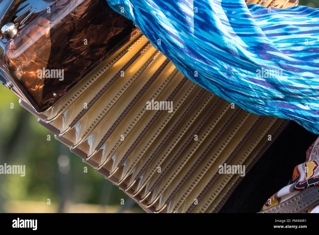 Klezmer instruments hi-res stock photography and images - Alamy