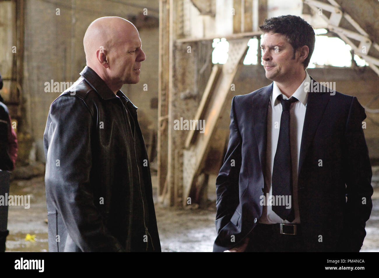 Red film 2010 bruce willis hi-res stock photography and images - Alamy
