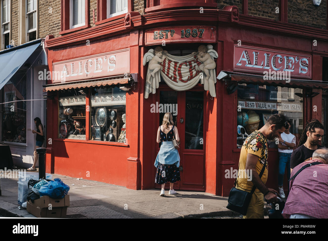 Alices antiques hi-res stock photography and images - Alamy