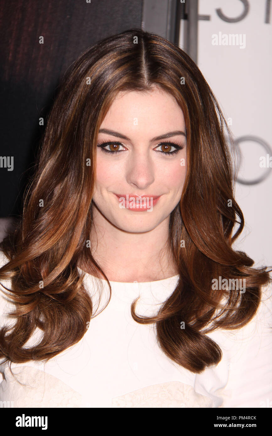 Anne Hathaway Hair Color