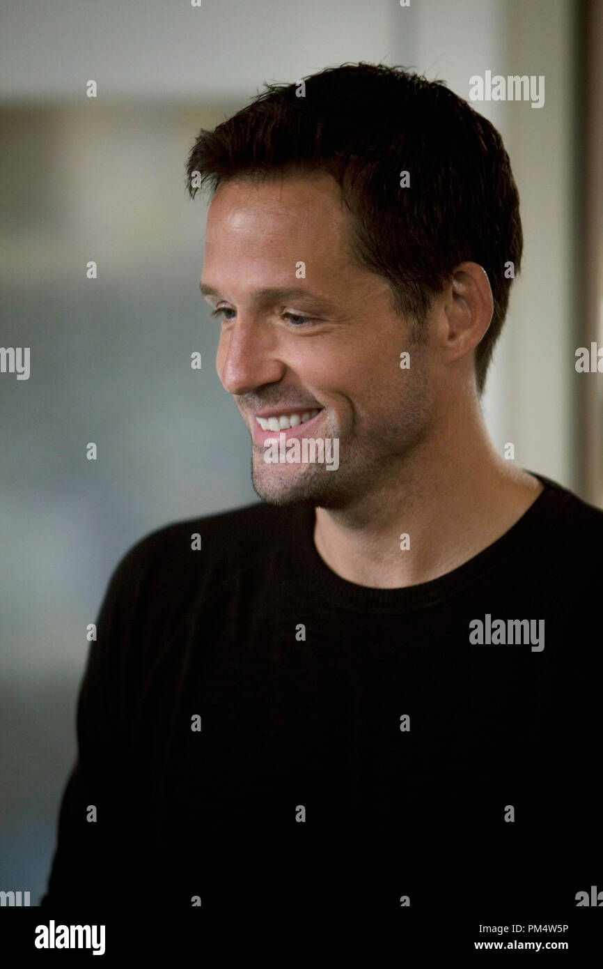 COUGAR TOWN - "Makin' Some Noise" - JOSH HOPKINS Stock Photo - Alamy