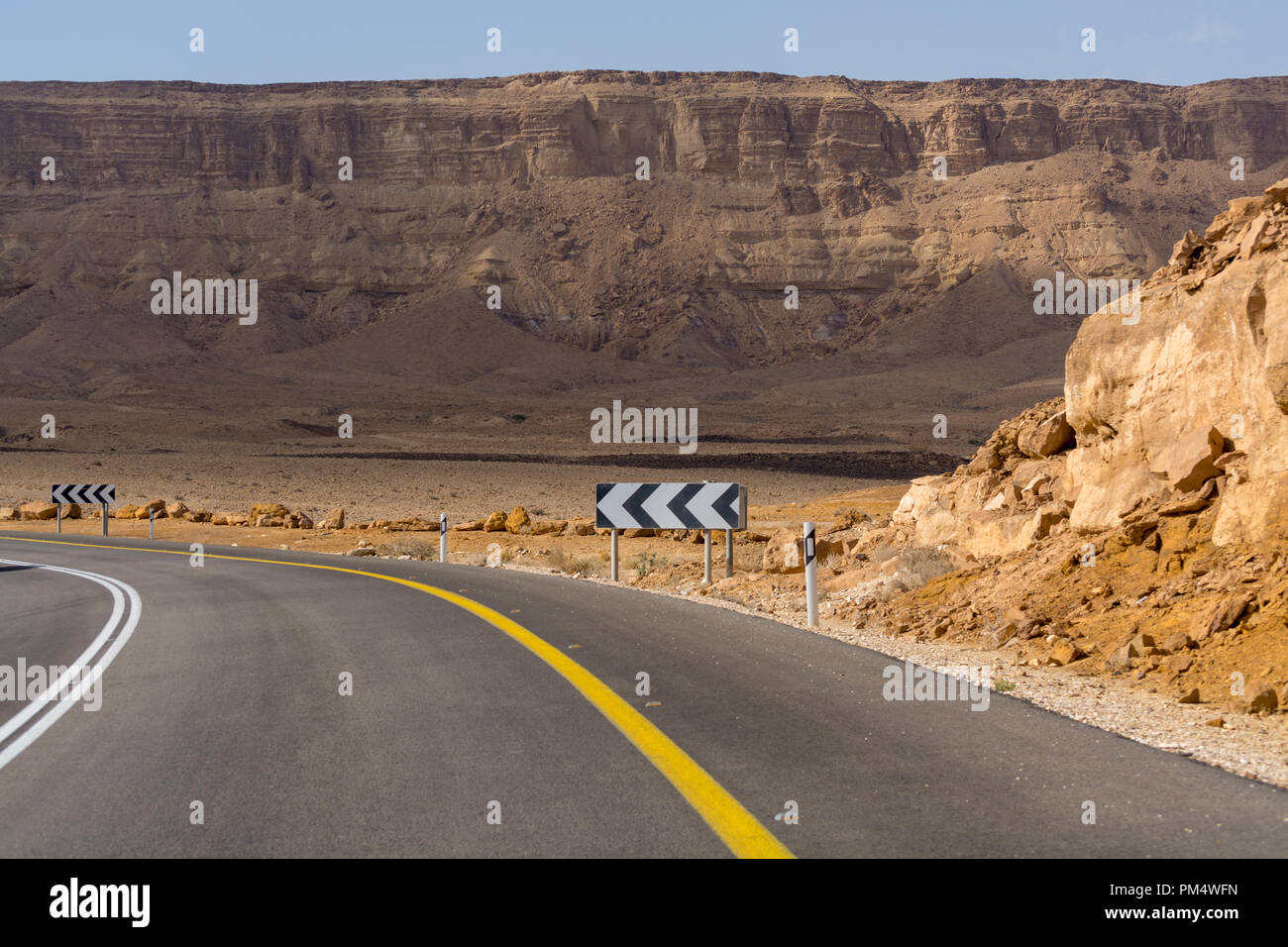 Asphalt road in desert Negev, Israel, road 40, transport infrastructure ...