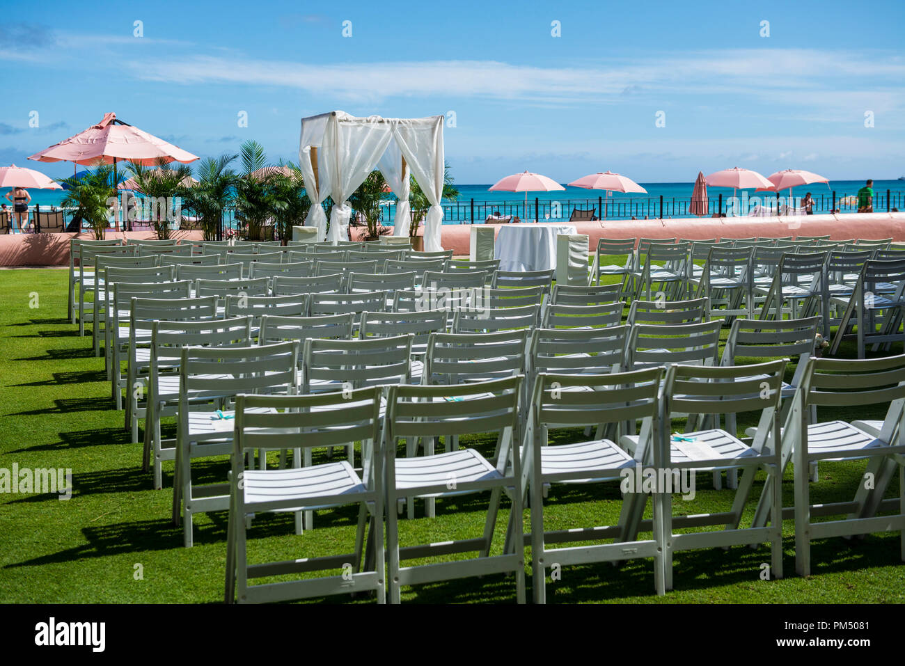 Wedding set-up, Royal Hawaiian hotel Stock Photo - Alamy
