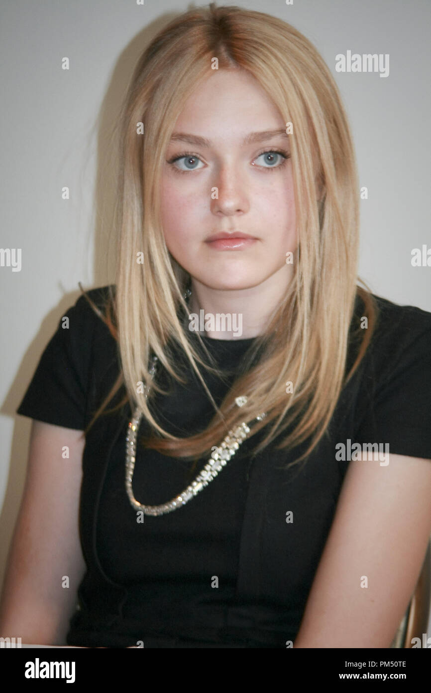 Dakota Fanning Headshot