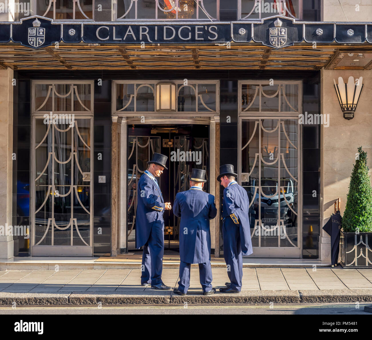 Claridges Hotel London Stock Photos & Claridges Hotel London Stock ...