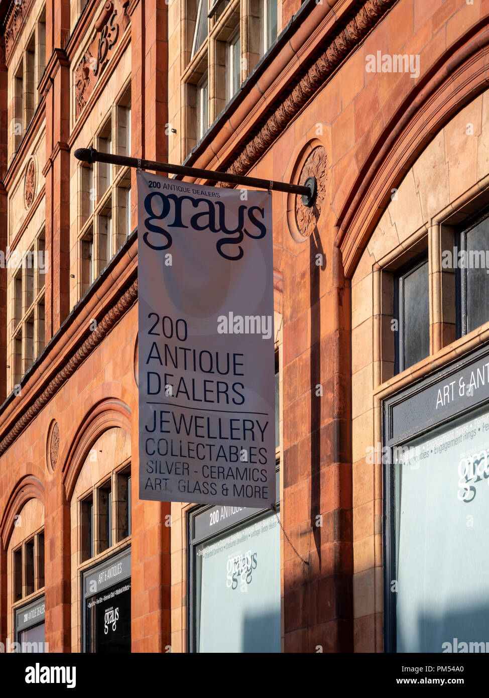 Grays antique centre hi-res stock photography and images - Alamy