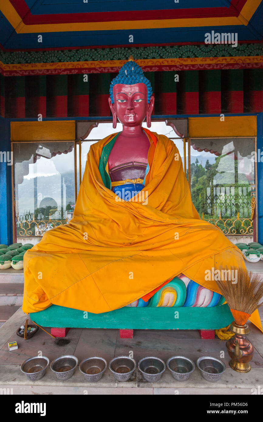 India west bengal darjeeling statue hi-res stock photography and images ...