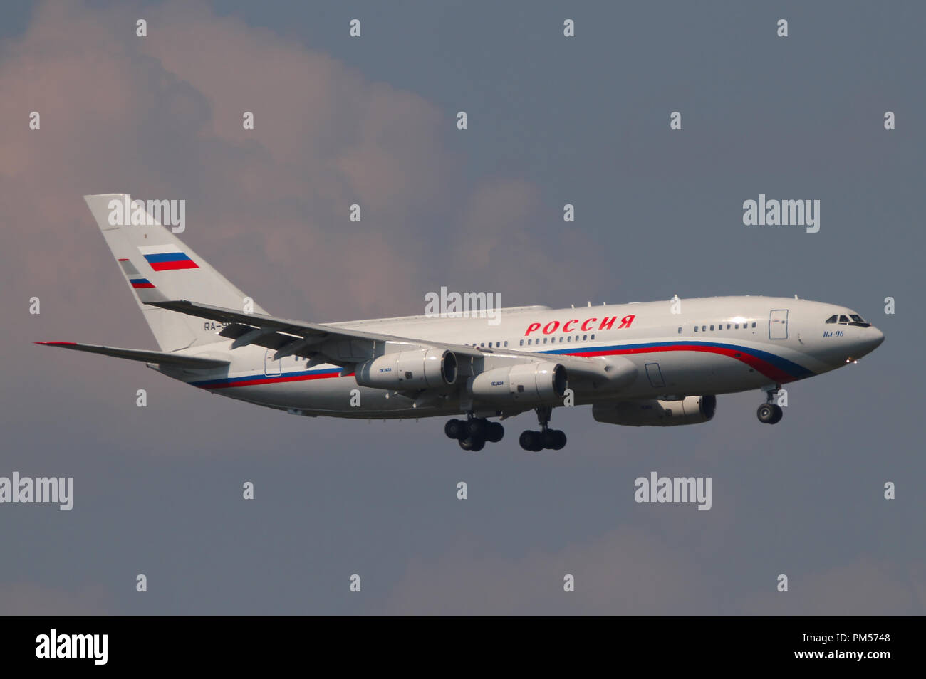 Vladimir Putin's plane IL-96 preparing to land in Helsinki-Vantaa ...