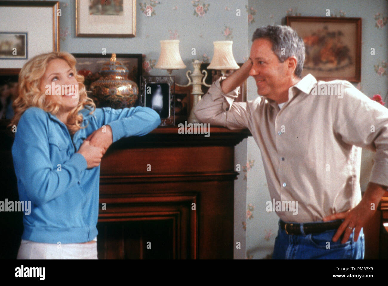 Film Still from "Raising Helen" Kate Hudson © 2004 Touchstone Photo ...