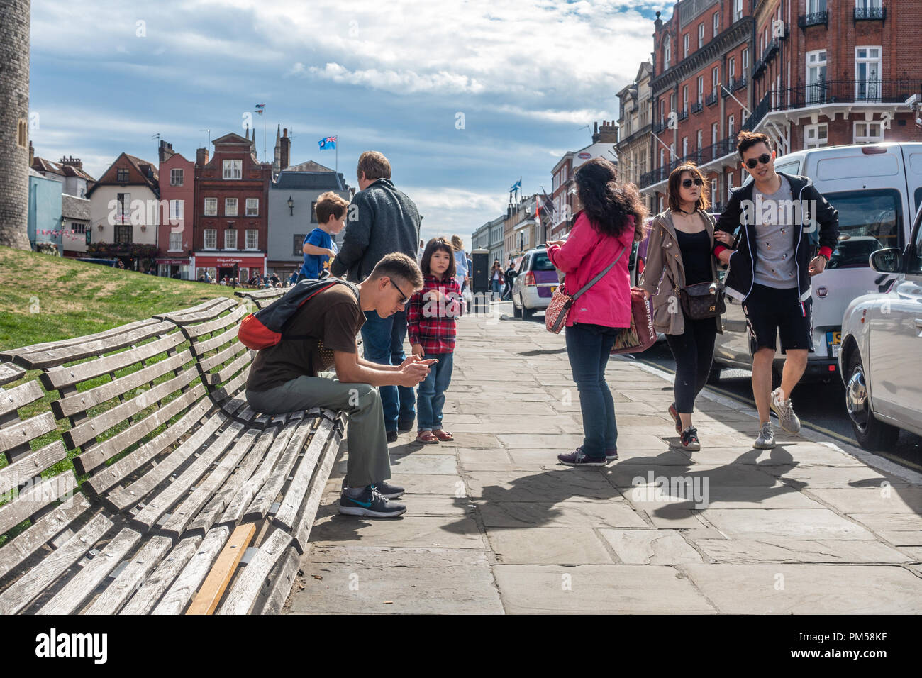 Pavement bench hi-res stock photography and images - Alamy