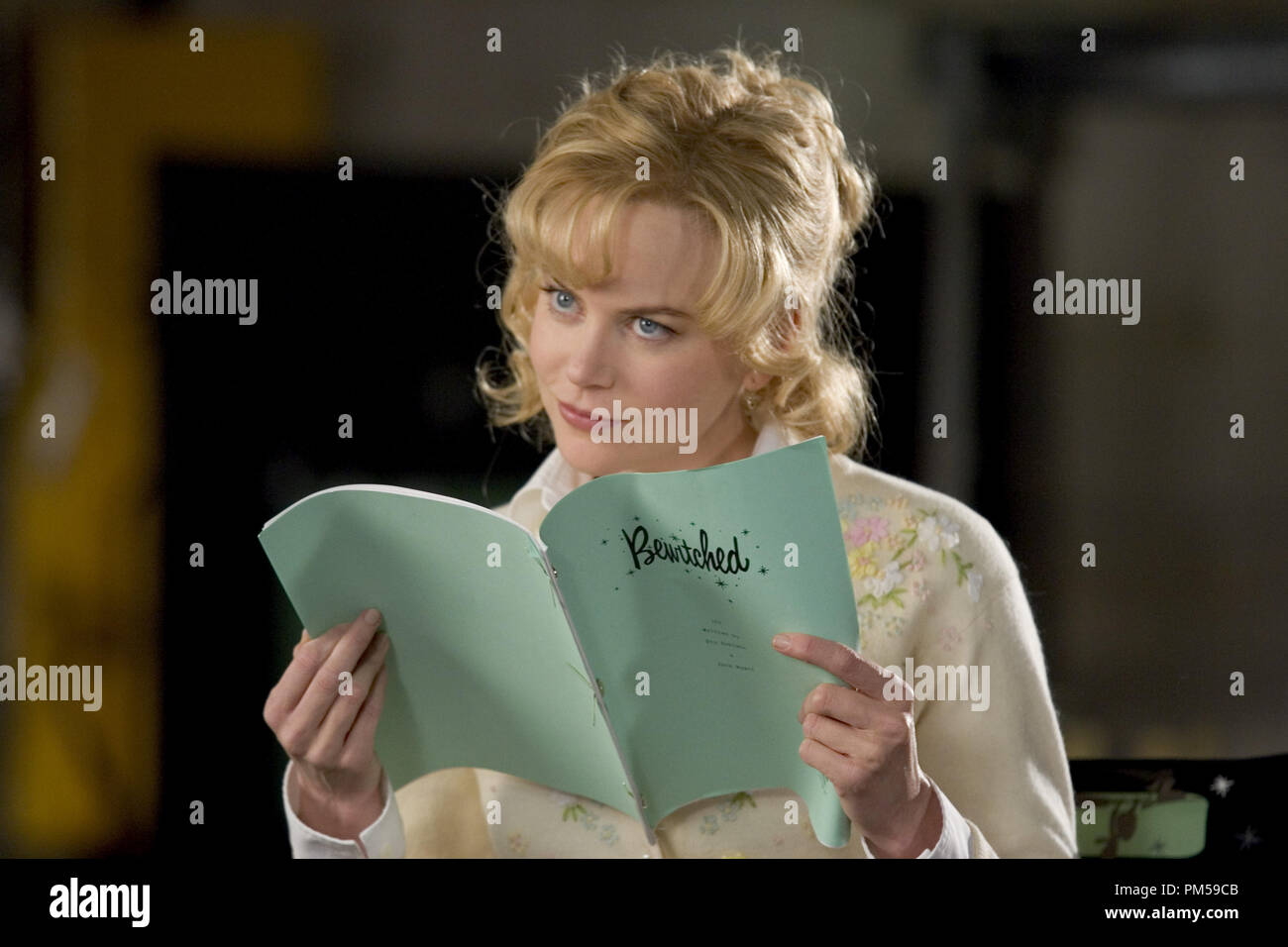Bewitched 2005 nicole kidman hi-res stock photography and images - Alamy