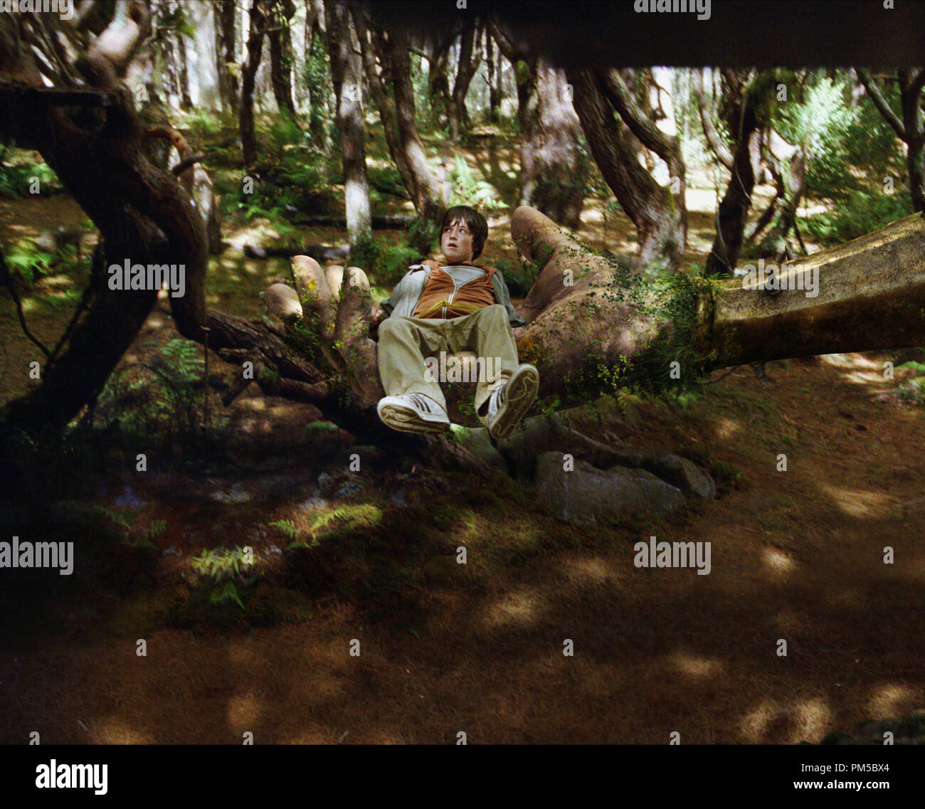 Studio Publicity Still from "Bridge to Terabithia" Josh Hutcherson ...