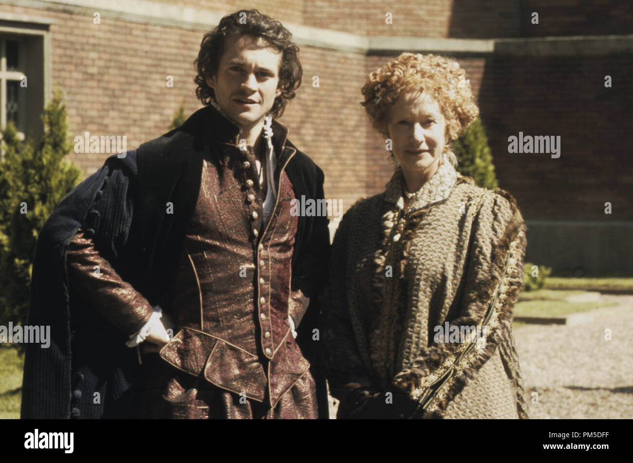 Film Still / Publicity Still from "Elizabeth I" Hugh Dancy, Helen ...