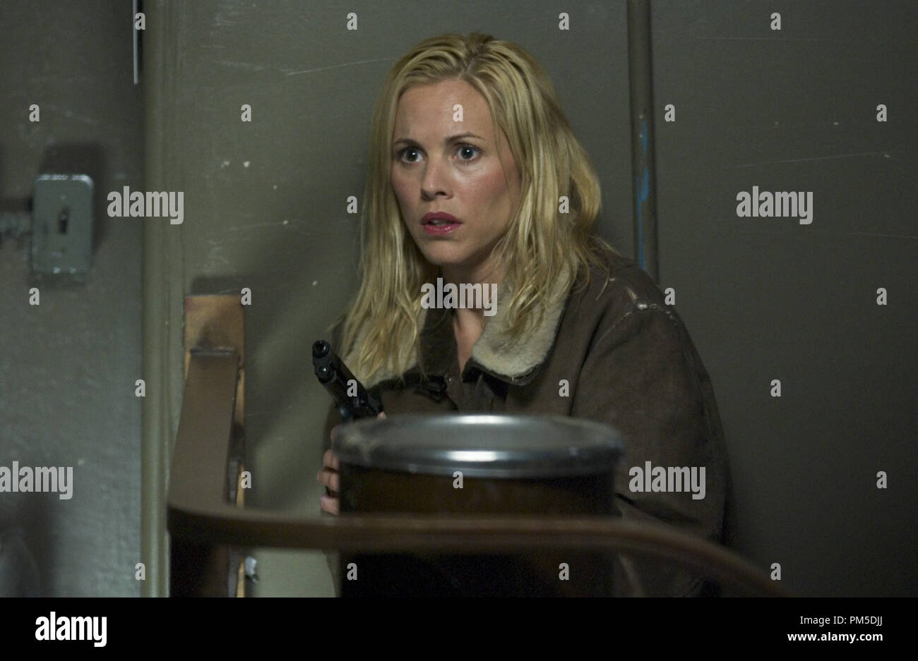 Maria bello assault on precinct 13 hi-res stock photography and images ...