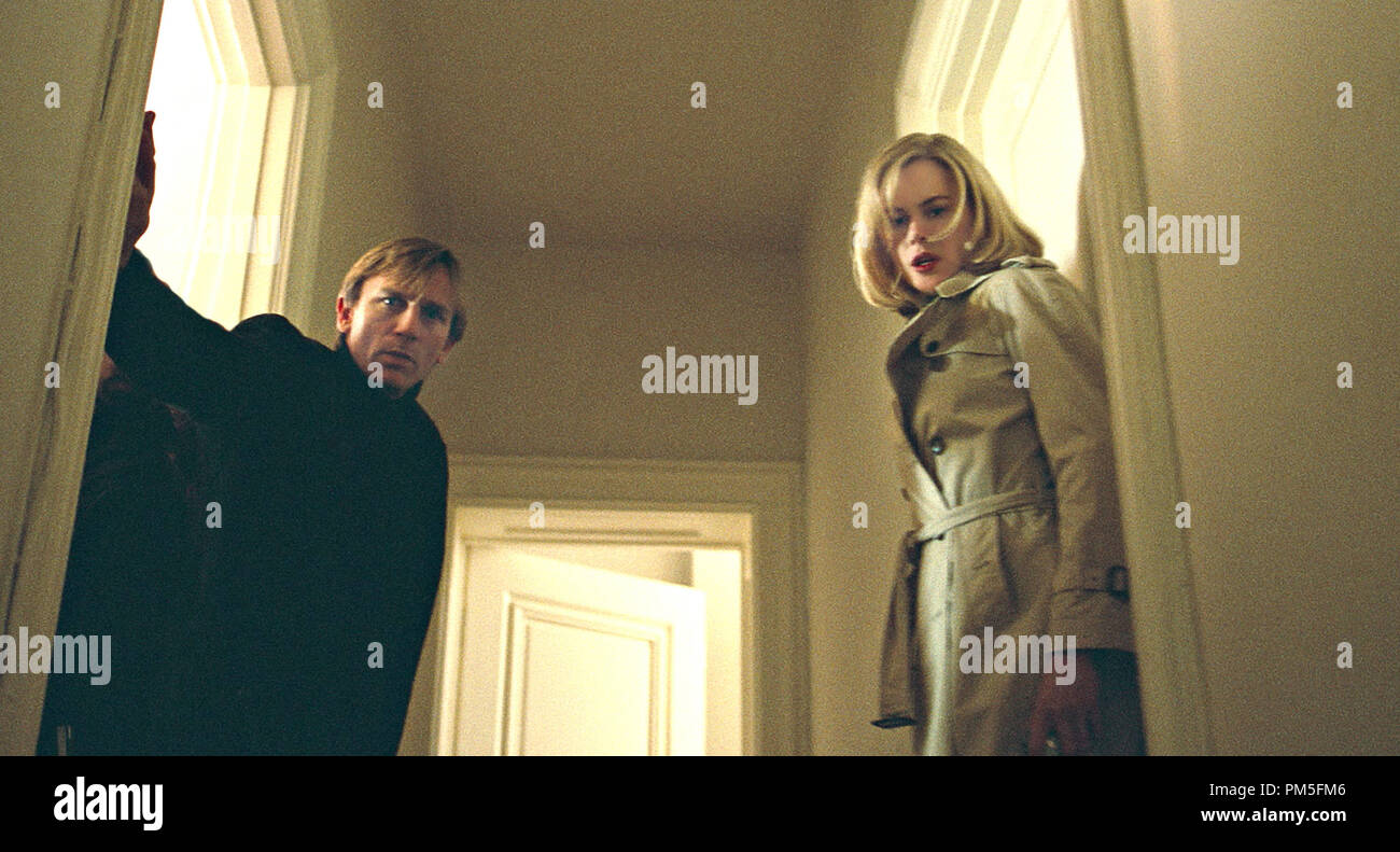 Studio Publicity Still from "The Invasion" Daniel Craig, Nicole Kidman ...