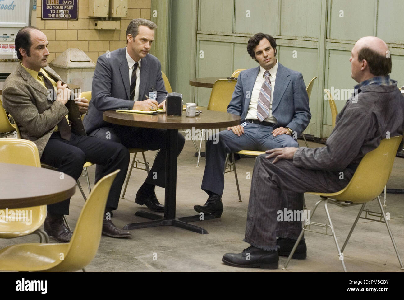 Studio Publicity Still from "Zodiac" Elias Koteas, Anthony Edwards ...