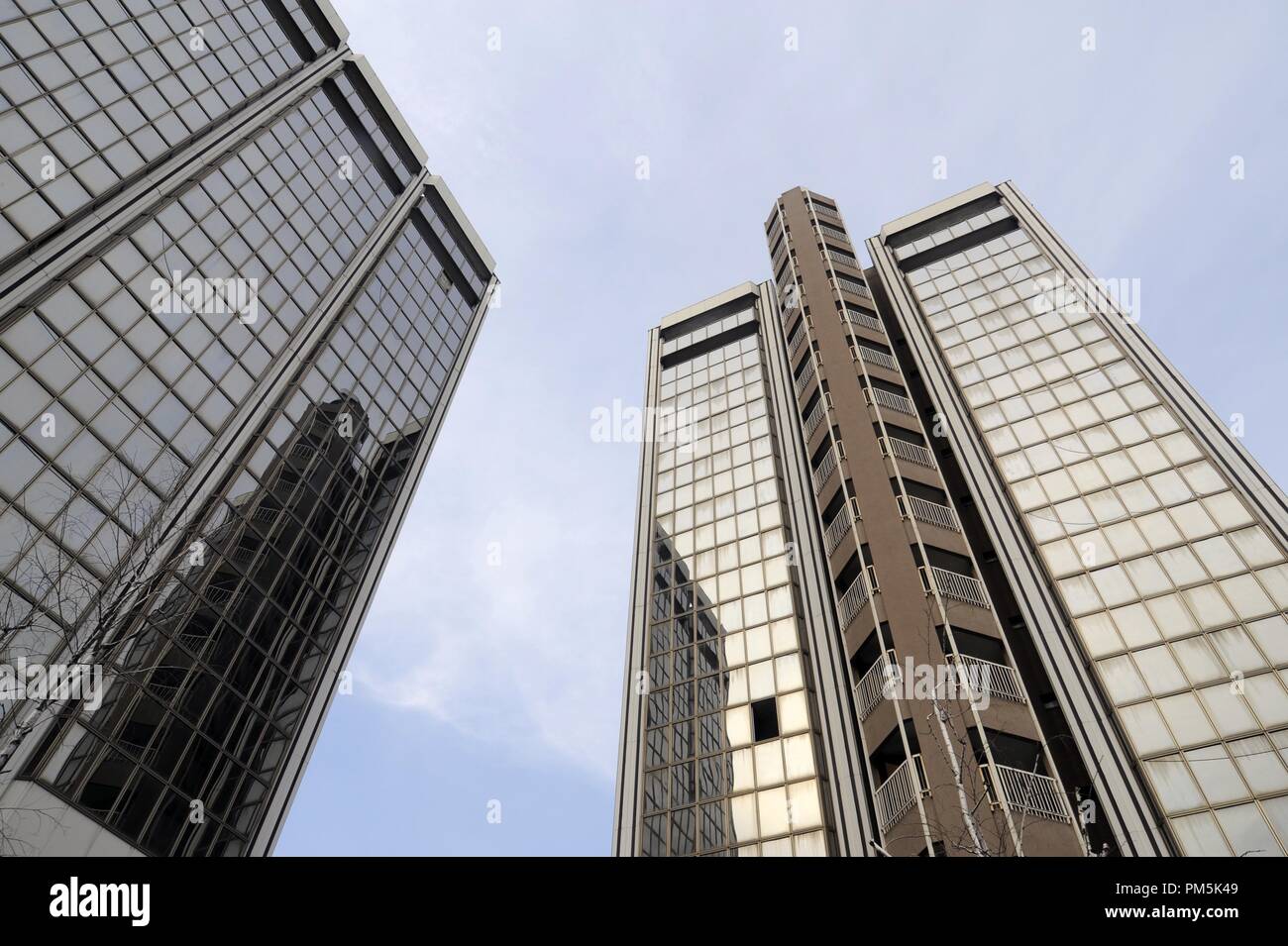 80s building hi-res stock photography and images - Alamy